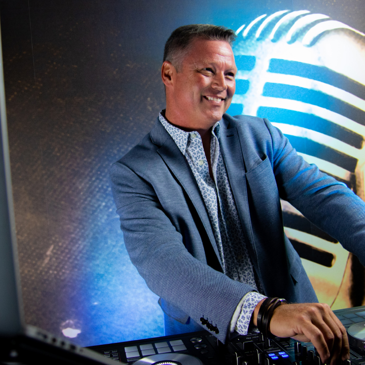 Jason Middleton - Premier | The Entertainment Company